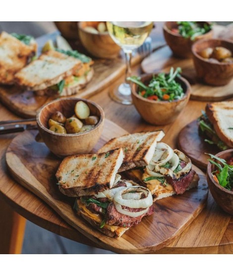 Tagliere fetta tronco in legno indonesiano per i tuoi aperitivi cool!